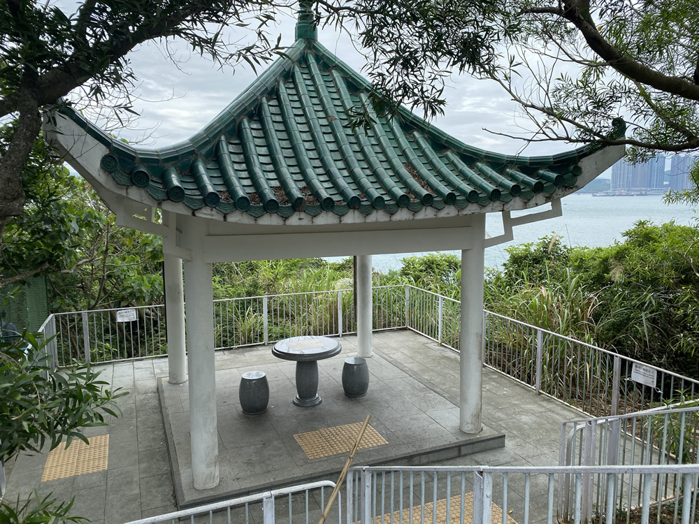 Hong Kong Fun in 18 Districts - Leaping Dragon Walk and Cape Collinson Path