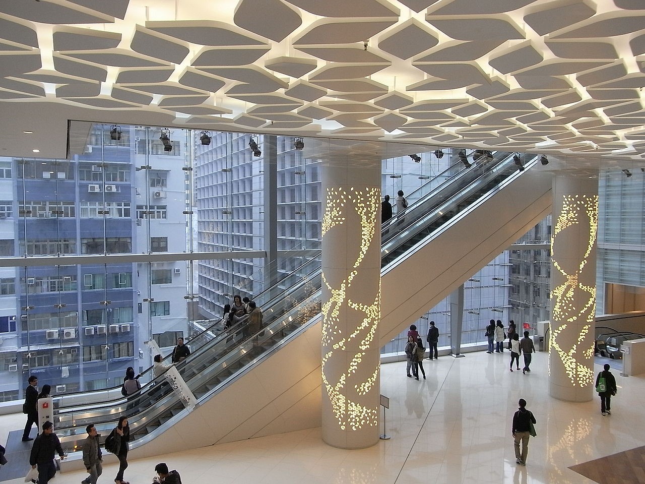 Hong Kong Fun in 18 Districts - iSQUARE